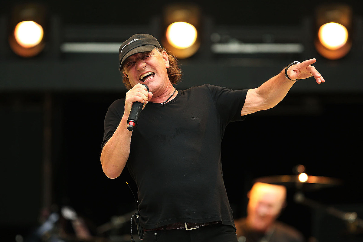 BRIAN JOHNSON - Veröffentlicht Autobiographie "Die Leben des Brian ...
